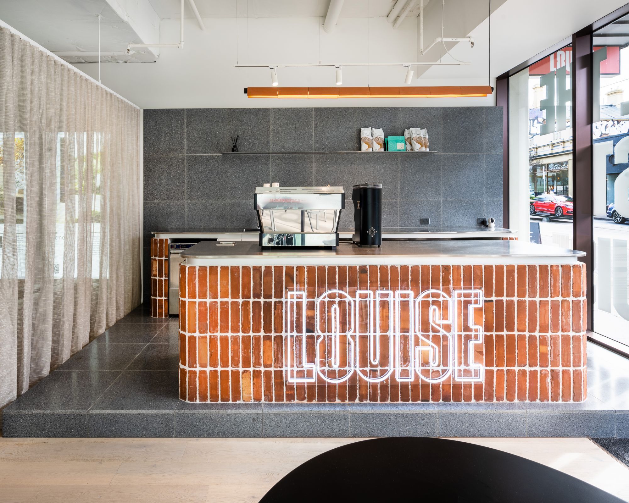 7+ Must Have Café Design Ideas for Your Dream Coffee Shop