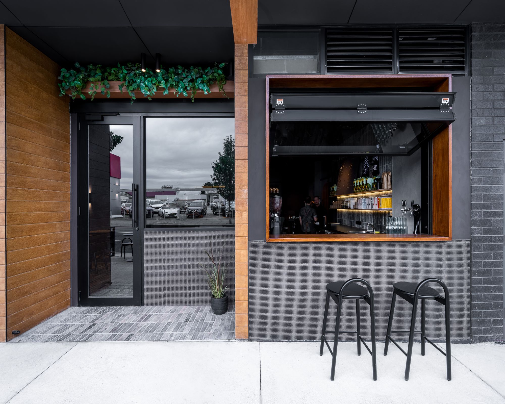 7+ Must Have Café Design Ideas for Your Dream Coffee Shop