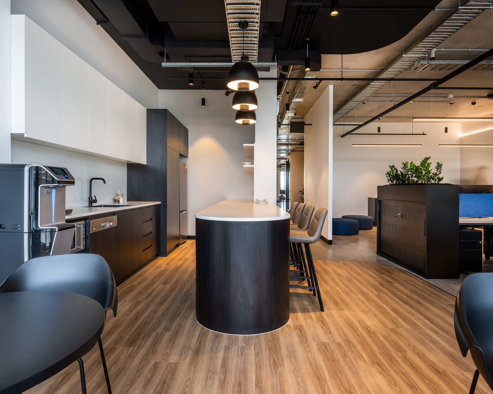 Office Kitchen Design Woes? Follow These 5+ Tips